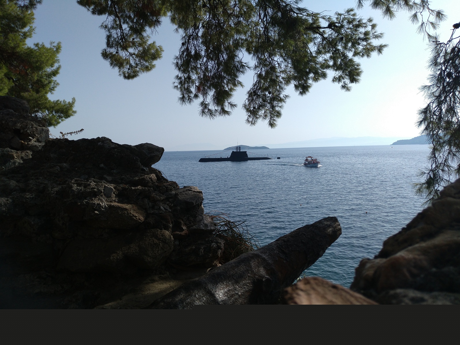 Σε Σκιάθο και στη Σκόπελο Κατέπλευσε το Υ/Β ΠΙΠΙΝΟΣ...Τιμώντας τους ...