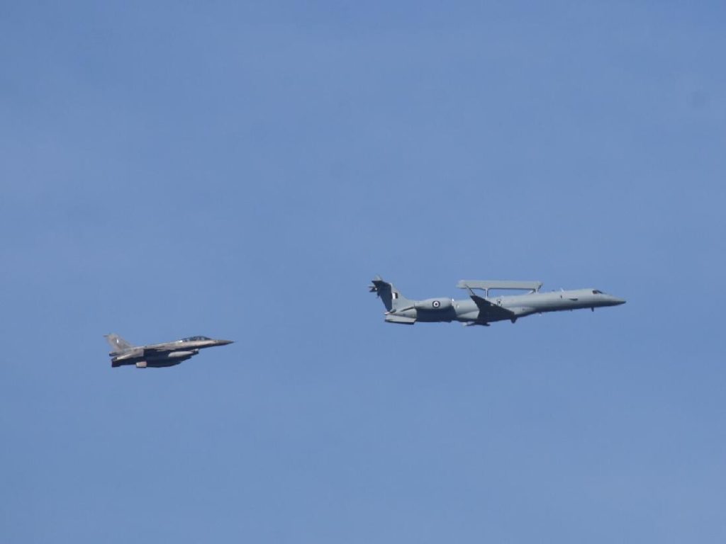 3 COMAO με 32 Αεροσκάφη Ισοπέδωσαν το "Ψηλό Στάλο στα Λάβαρα ...Δείτε ...