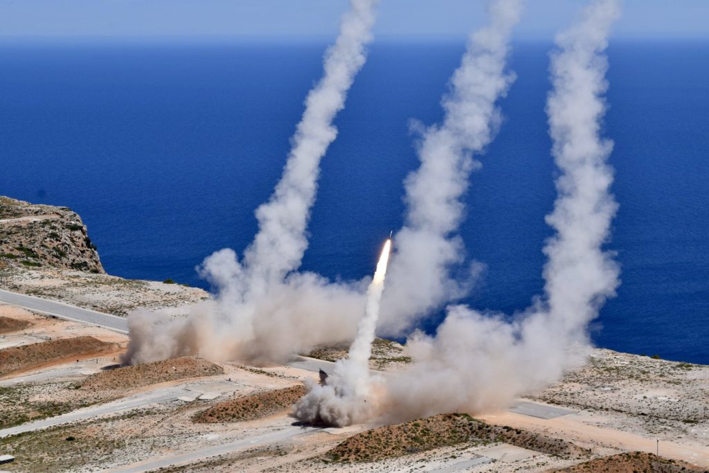 Παρουσία ΥΦΕΘΑ οι Βολές Πυροβολικού Μάχης και δοκιμές βολών ΠΕΠ RM-70 ...