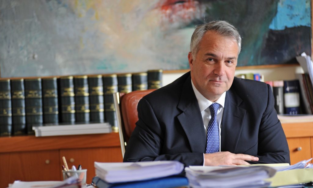 Ακόμη το φυσάνε οι "Εργατοπατέρες της ΑΝΤΑΡΣΥΑ"...Το χουνέρι που έπαθαν ...