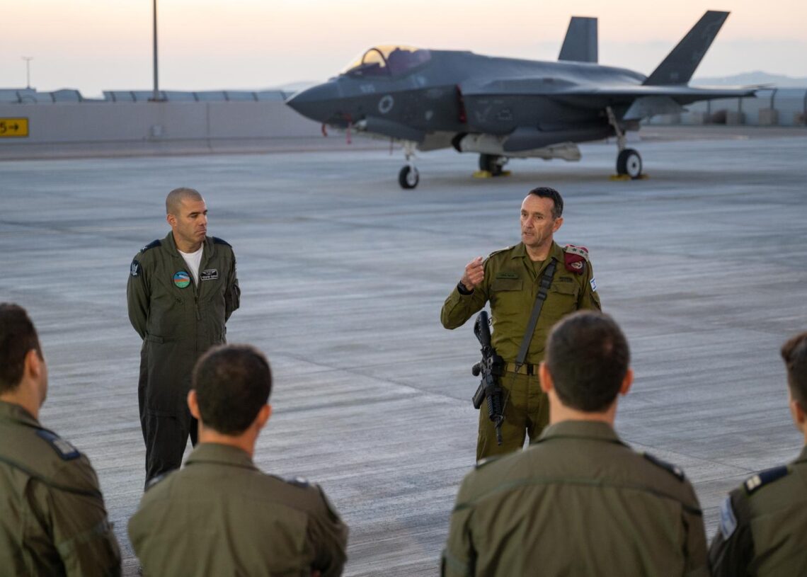 Ο Γερόλυκος των Φαντασμάτων που κάνει τη...Διαφορά στην Πολεμική μας ...