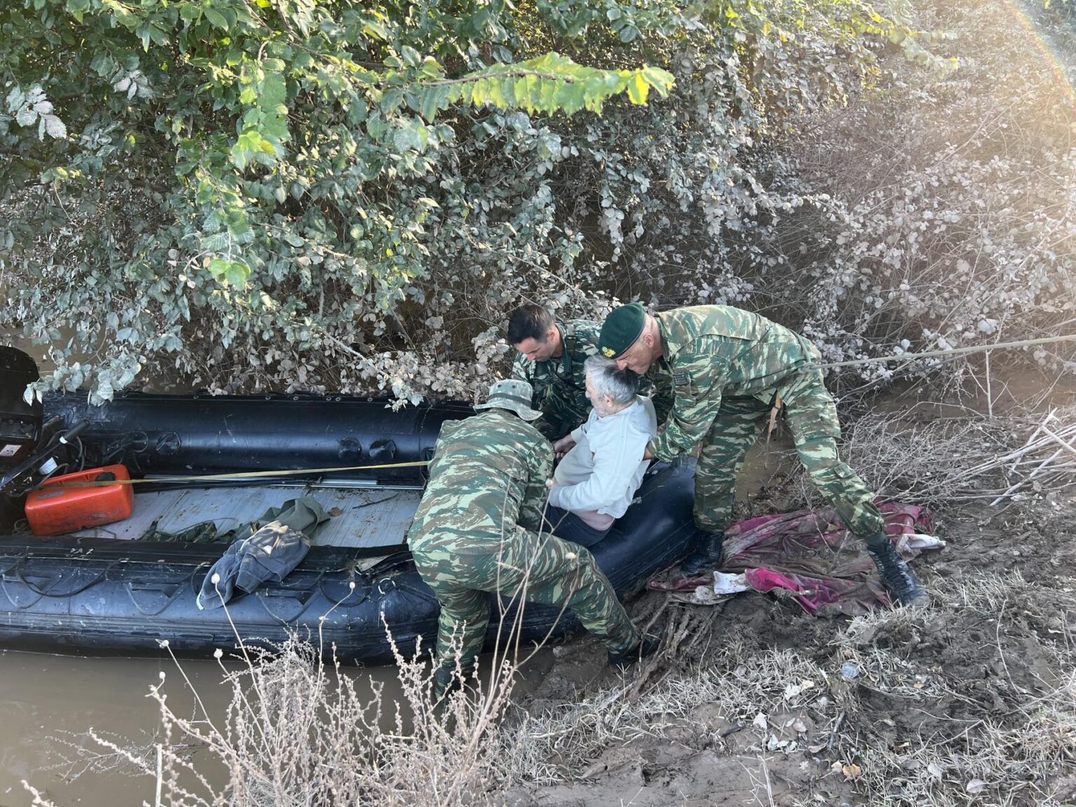 Απίστευτο: Αποστράτευσαν το Κομάντο που έσωσε ένα Νομό... Από την Οργή ...