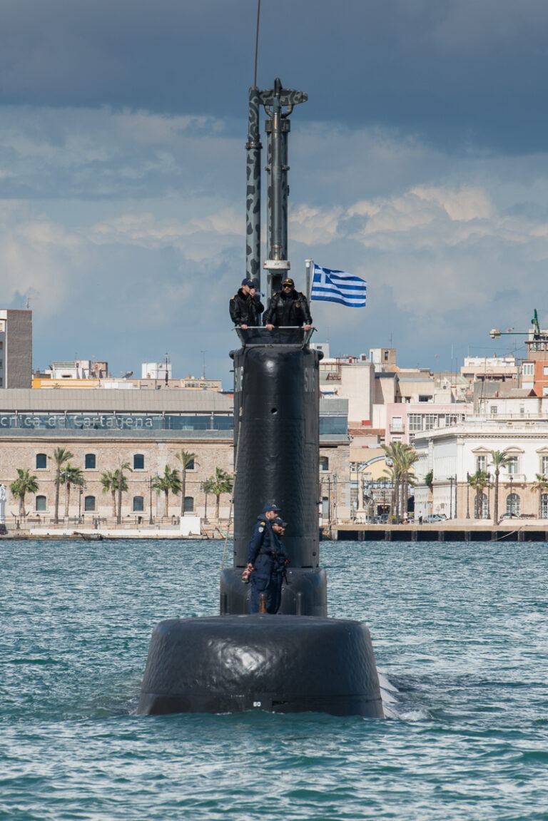 Σοβαρά ερωτήματα εγείρονται για την απόφαση παροπλισμού του Υ/Β ...